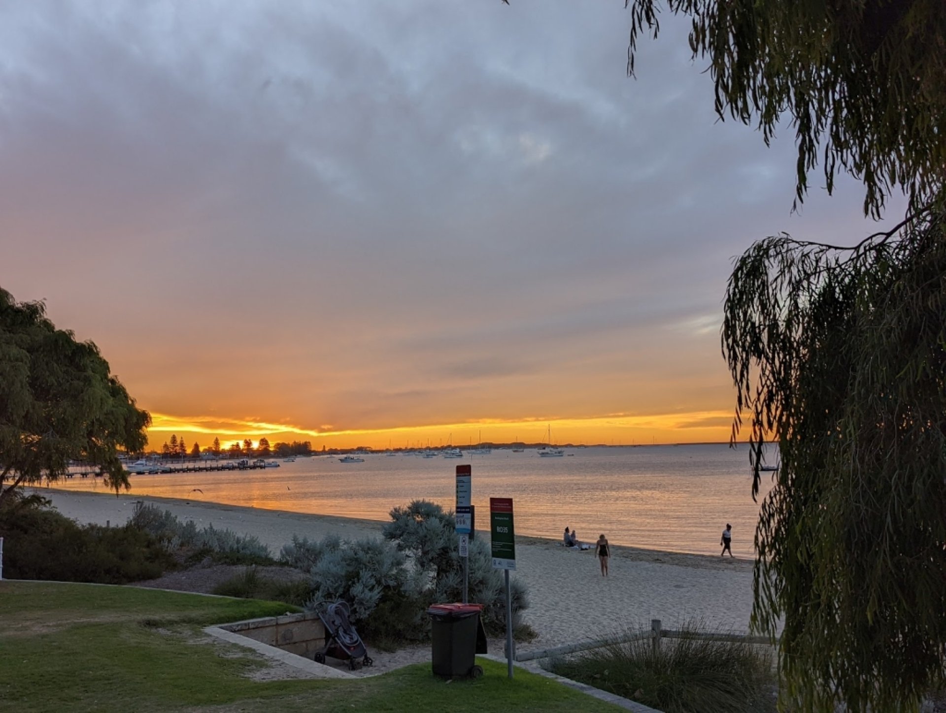 Rockingham Beach, State of Western Australia: Information and Reviews
